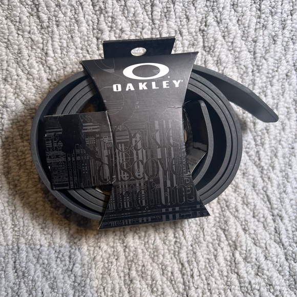 Oakley | Accessories | New Genuine Leather Oakley Cut To Size Grey Belt ...